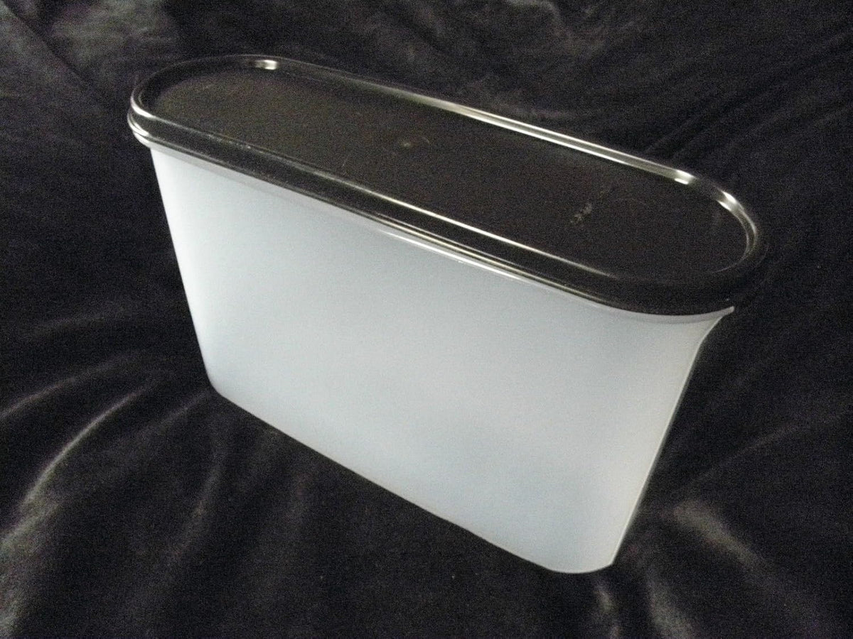 Tupperware Modular Mate Super Oval 3 with Black Seal – ZeeBooth